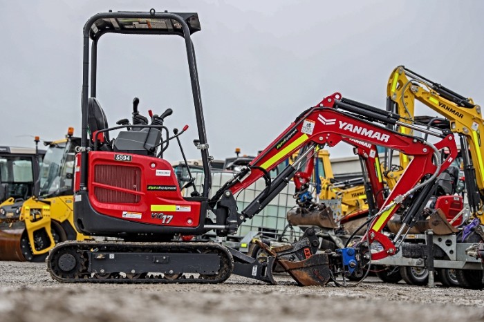 Alpha Equipment | Excavators